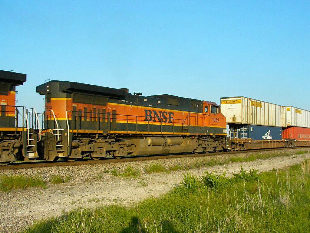BNSF 1062